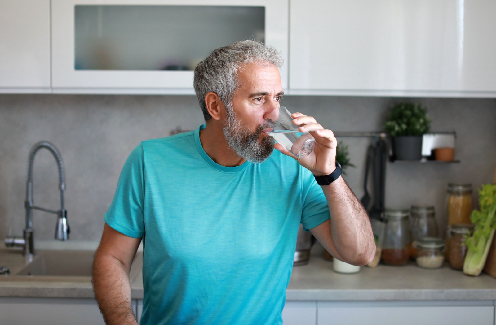 Can Dehydration Cause Eye Twitching? | Total Vision Richmond